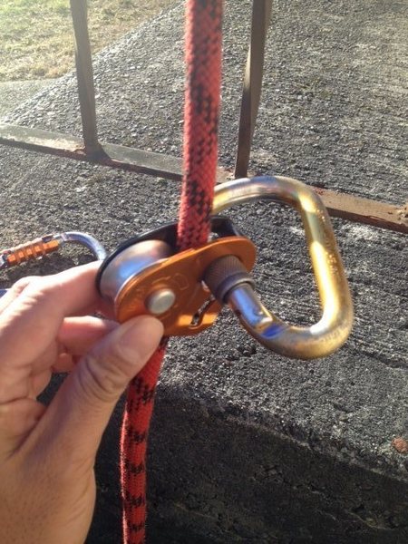 Using a progress capture device for simul climbing protection