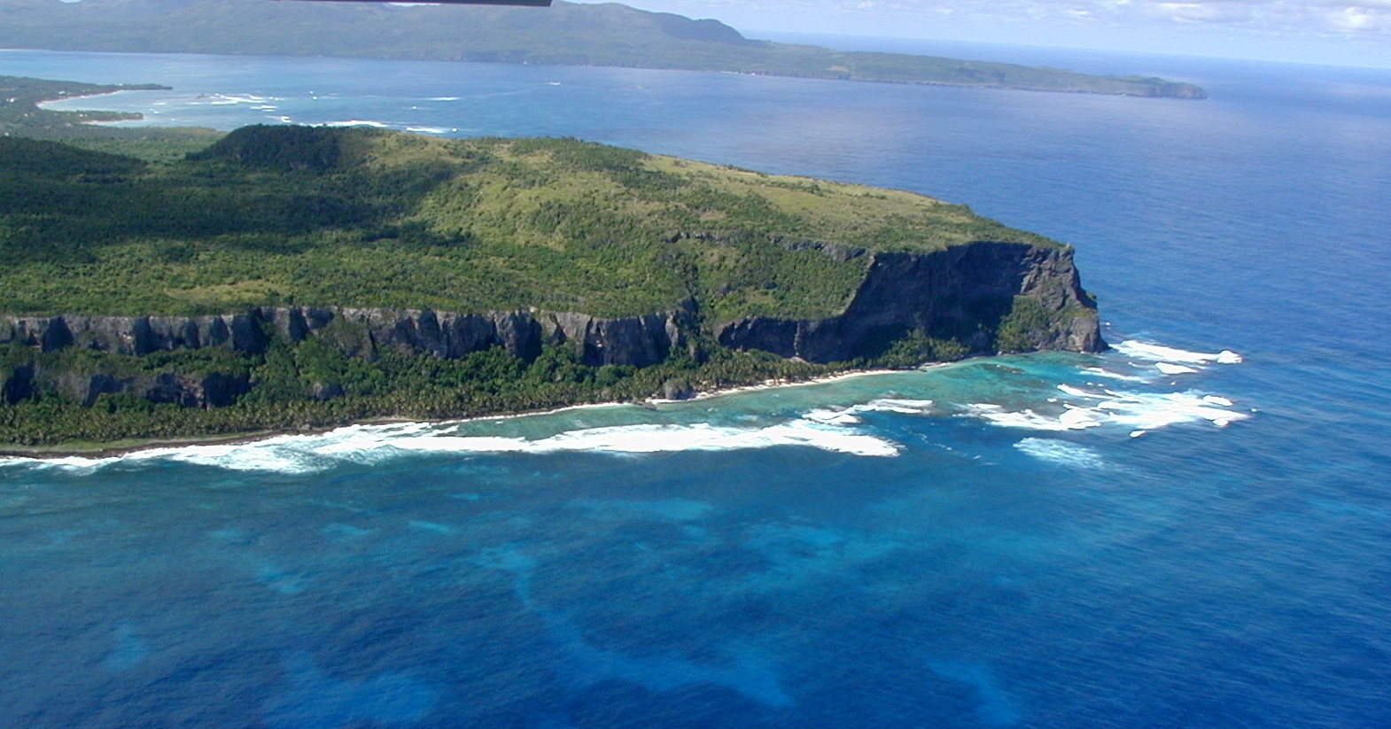 Playa Frontón area