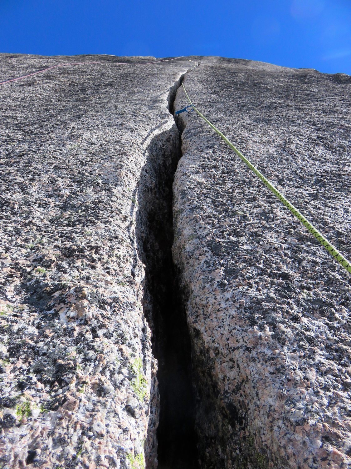 Splitter fist crack of Pitch 10.