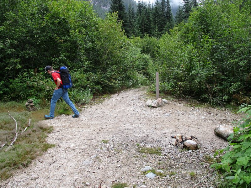 The climbers' trail turnoff from Sky Pilot Trail.