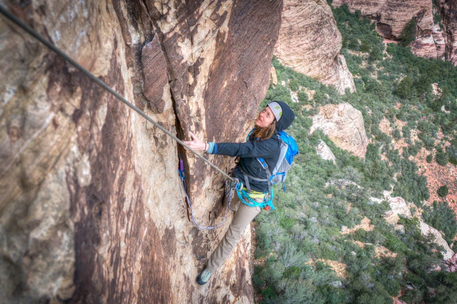 DrJen on the 1st pitch of the classic Crimson Chrysalis @ Red Rocks