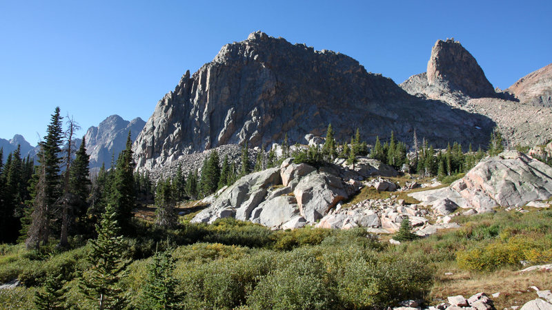 Rock Climbing in Valhalla Peak, Freya Tower, Alpine Rock