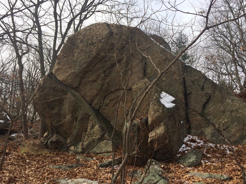 Climbing in Phaeton Rock, North Shore