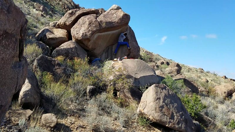Climbing in Crowd Pleaser Boulder, Big Bend National Park