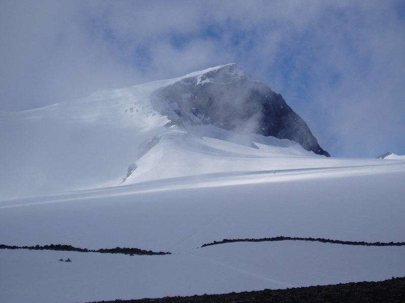 Climbing in Galdhopiggen, Sogn og Fjordane Climbing in Galdhopiggen, Sogn og Fjordane