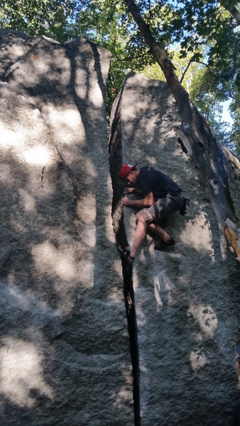 Excellent spot for trad climbers to try some off-width techniques ...