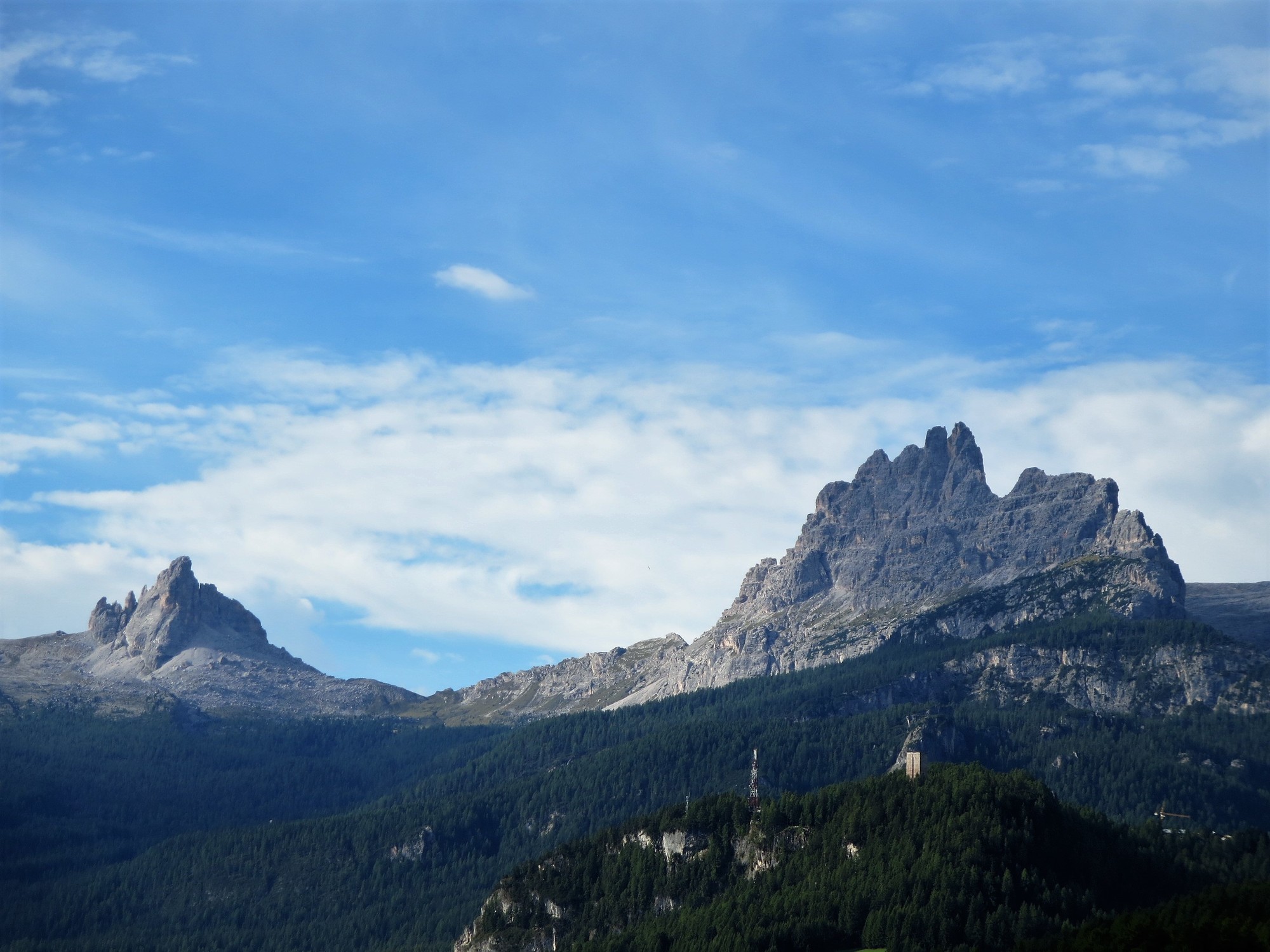 Becco di Mezzodi and Croda da Lago