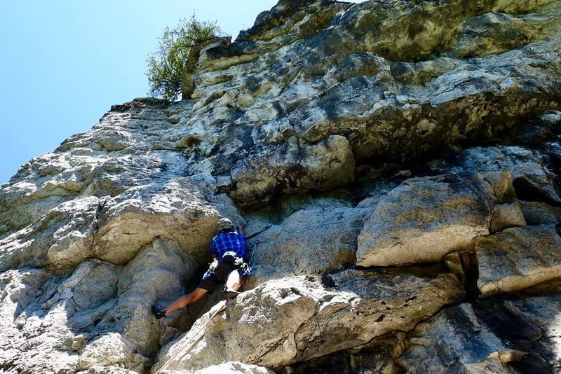 Just below the hand traverse left on Thunder Bunny. Photo by JH.