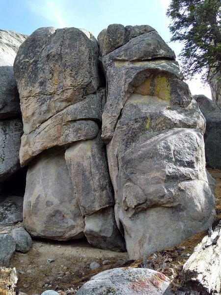 Right side of the Black Magic, Wall Holcomb Valley Pinnacles A. Que ...