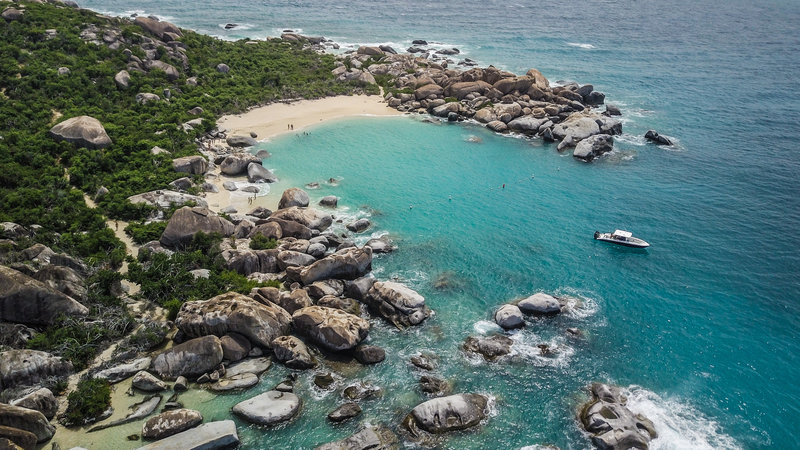 Bouldering in Devil's Bay, Virgin Gorda, BVI