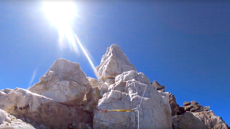 Quartz dike in Cretaceous Mono Creek granite on the North Arete ...