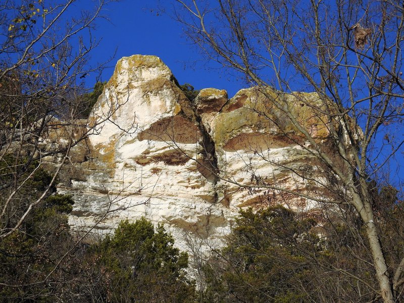 Rock Climbing in Carrion Wall and Indian Head area, Hamm Creek Park
