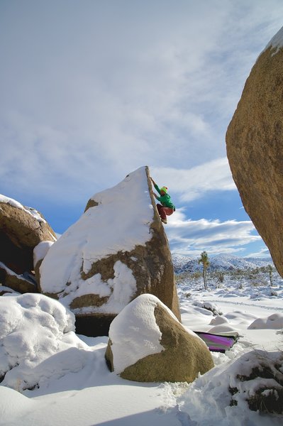 Climb Facet Arete, Joshua Tree National Park