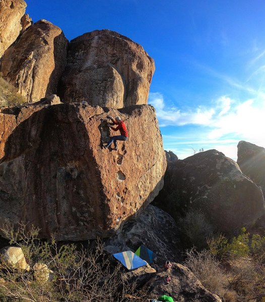 Climbing in Scary Boulder, Hueco Tanks