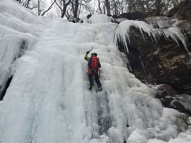 Climb Hillyer Ravine, Catskills (Ice)
