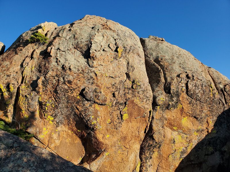 Bouldering in Helios Fallen, Estes Park Valley