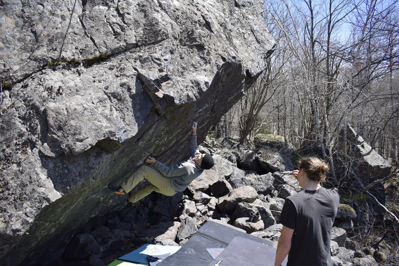 Climbing in Slugg’s Bluff Bouldering, Upper Peninsula