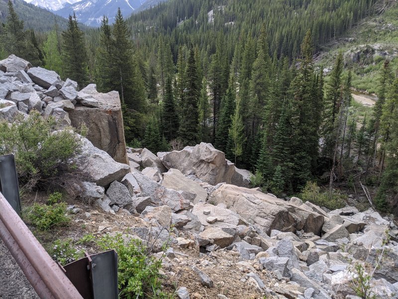 Bouldering in Ivory Field, Independence Pass