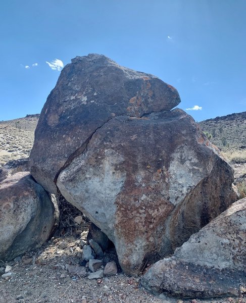 Climbing in GemField Boulders, Western Nevada