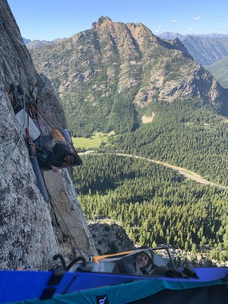 3! Portaledges in the vicinity of the p6 ledge. A fun way to spend a ...
