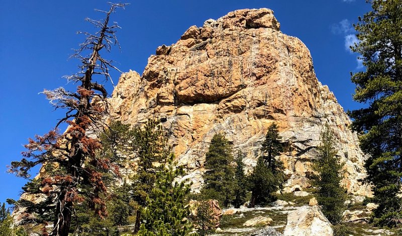 Rock Climbing in Finger Rock, Western Sierra