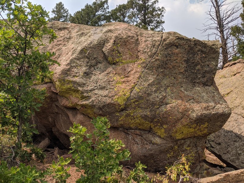 Bouldering in Takur Ghar, Colorado Springs