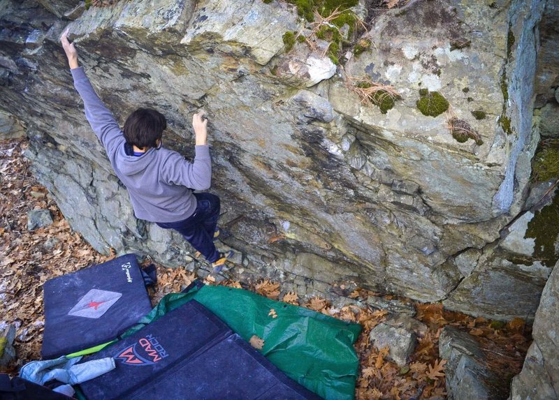 Bouldering in Peninsula Overhang, Eastern, MA