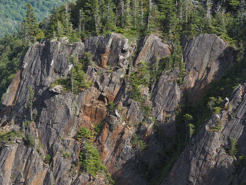 Telephoto_04(of 4) Upper part of Arete (red arrow points to same ...