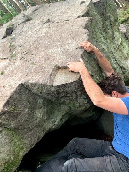 Climbing in Handgun Hamstring Boulder, Central-West Cascades & Seattle