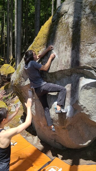 Climbing in Stinkin' Slopers Boulder, Central-West Cascades & Seattle