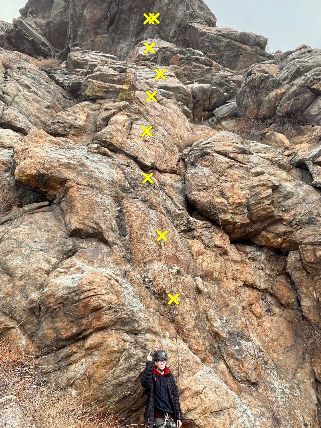 The route with the rope running on it.