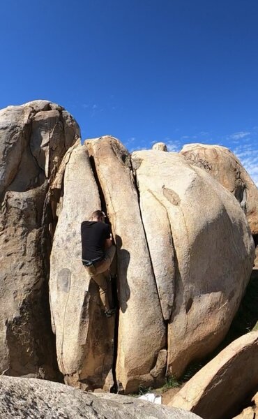 Bouldering in Split Rock, Inland Empire