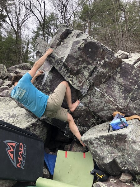 Bouldering in Muffleheads, Devil's Lake Bouldering
