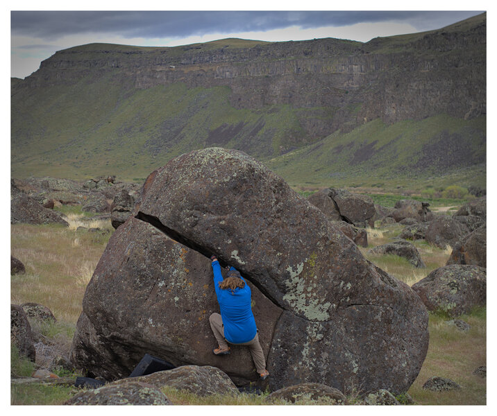 Hand and fist jamming on the Crack Traverse problem. Photo by Rachel ...