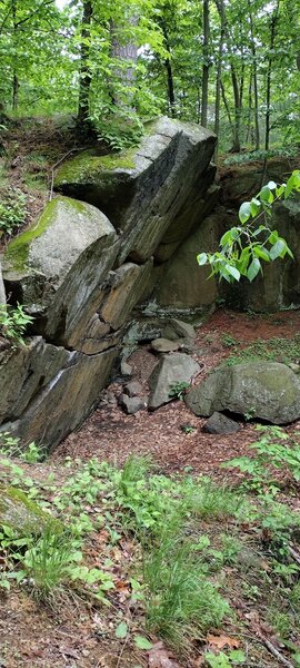 Photo showing how overhung the wall actually is. It's what makes it ...