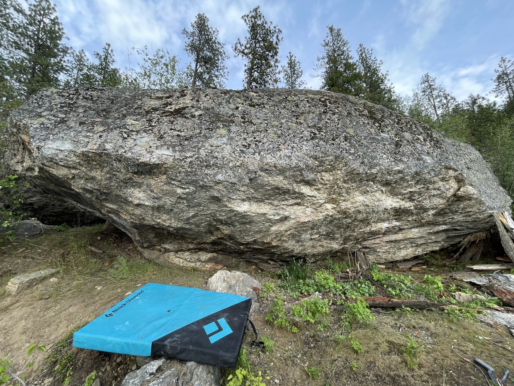 Small Bouldering cave on the west side of tubs hill