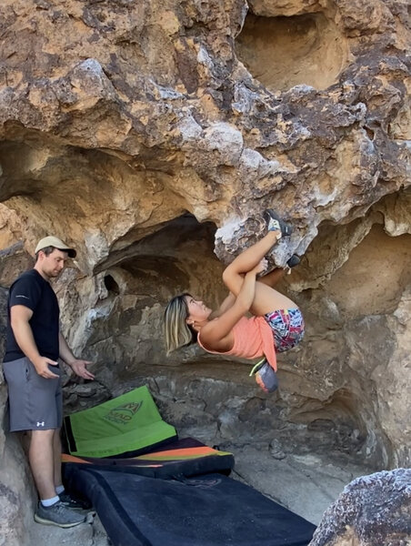 Short girl beta: weird pretzel move keeps you on the fang as you rotate!