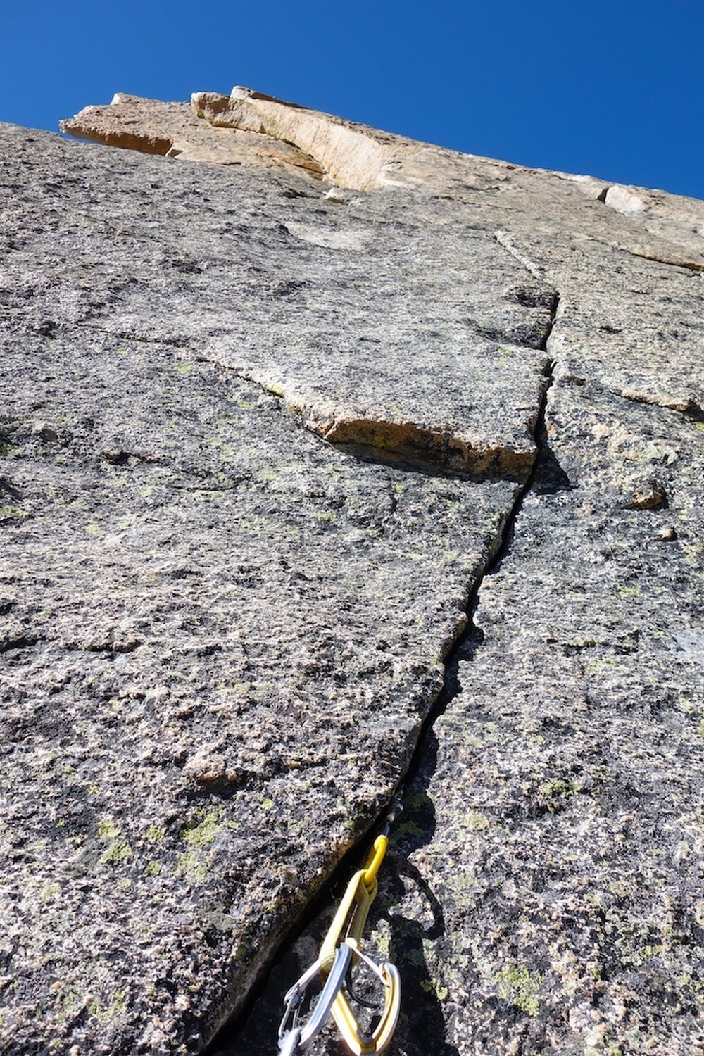 The splitter crack on pitch 6.