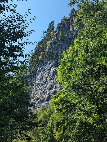 Shotgun/Riverside Rock from the road.