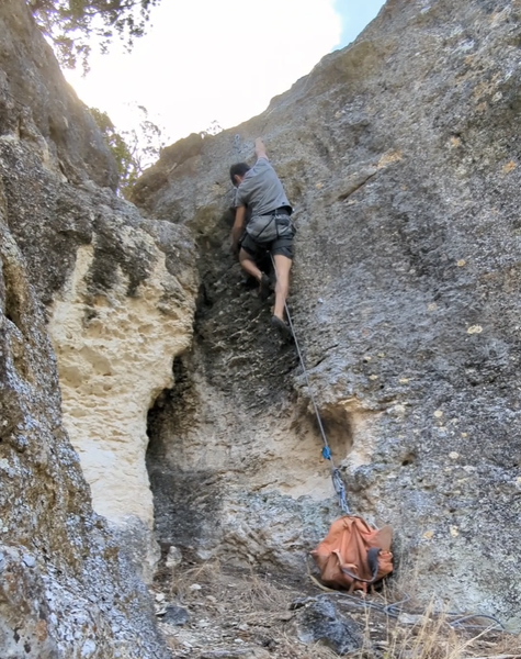 Rock Climbing in Auspicious Wall, Hamm Creek Park