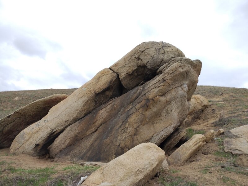 Climbing in Snake Head Boulder, Inland Empire
