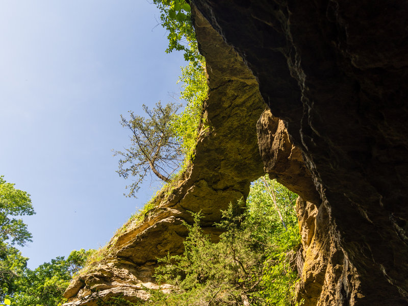 Natural Bridge State Park Loop Hiking Trail, Prairie du Sac, Wisconsin