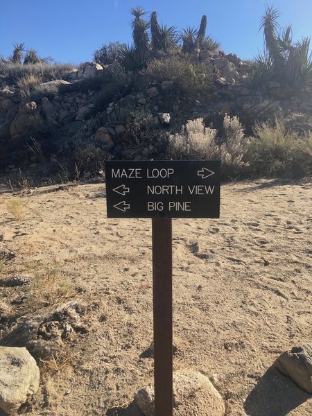 Sign at one of two intersections of the Maze Loop trail and the North ...