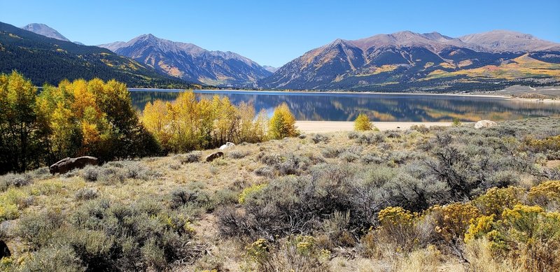 Twin Lakes fall view with Mt Elbert, the highest peak in the Rocky ...