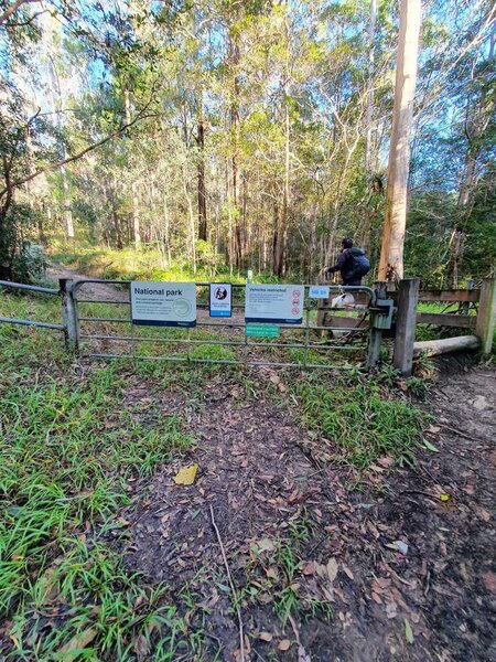 Pages Pinnacle Trailhead located on Springbrook Road
