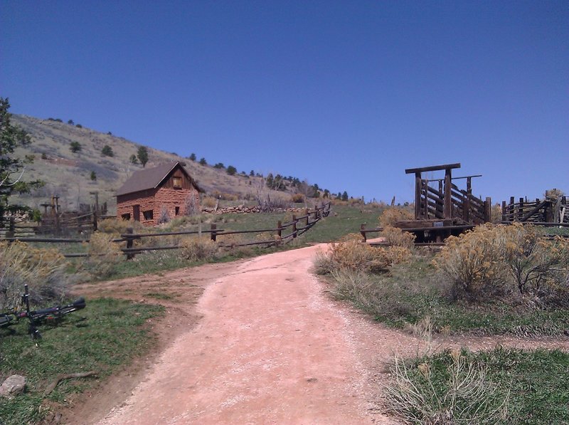 A view of the Swan Johnson trailhead from the Soderberg Open Space ...